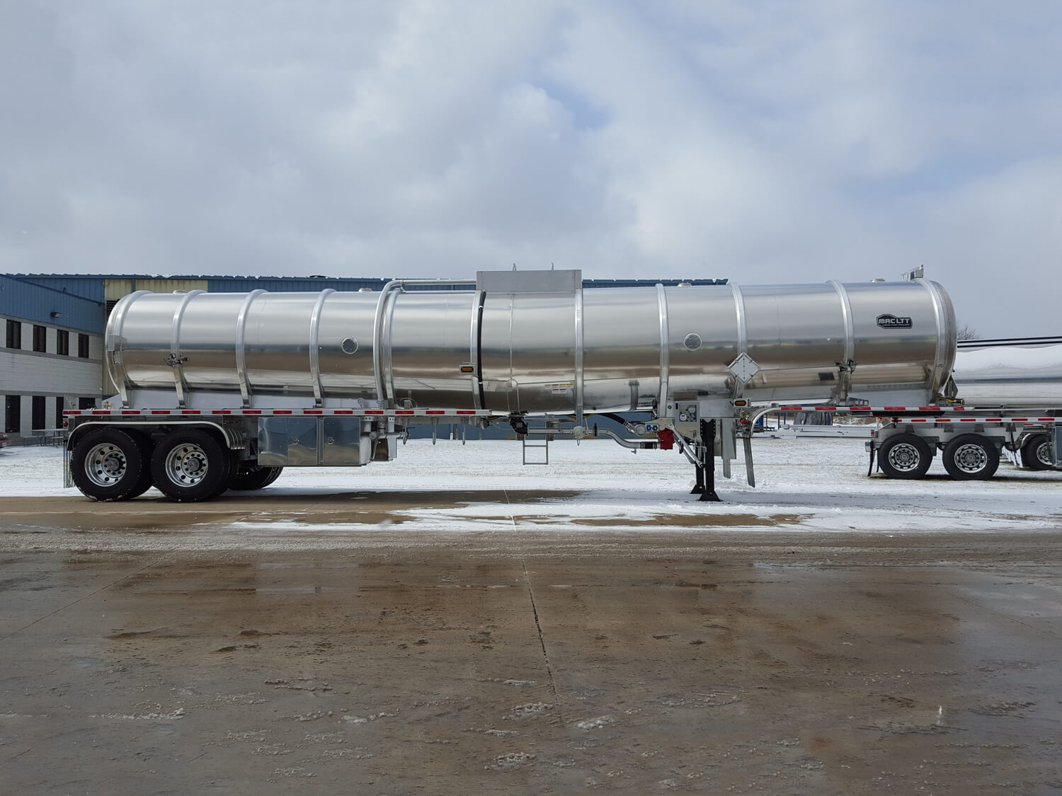 MAC LTT Tank Trailers | Amston Trailer Sales